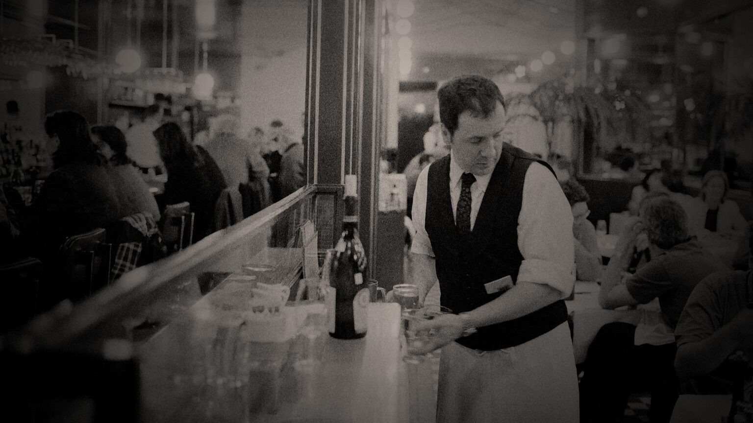 Restaurant l'Express Montreal | French Restaurant in Montreal