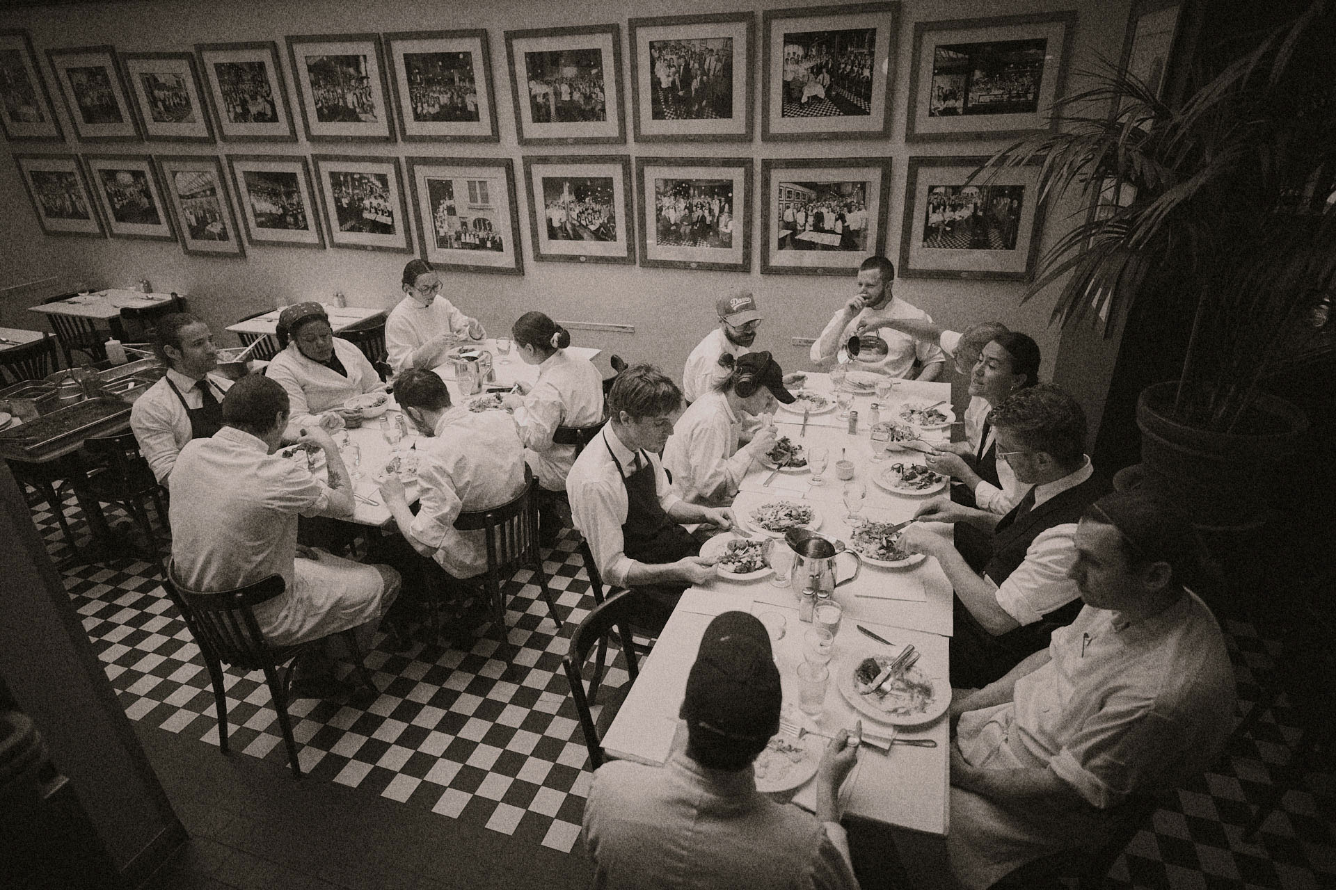 Restaurant l'Express Montreal | French Restaurant in Montreal